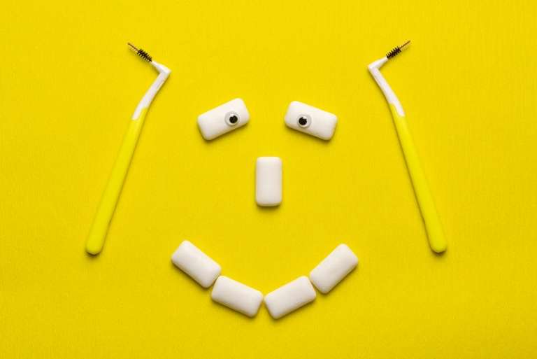 ¿Los chicles limpian mis dientes? - OdontoCenter